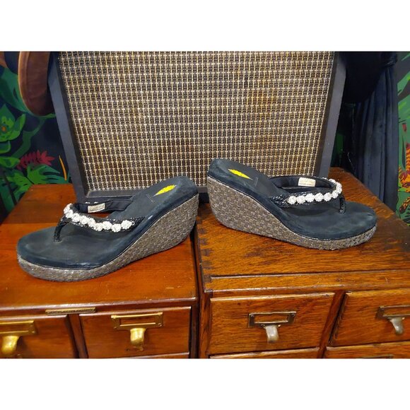 Volatile | Shoes | Volatile Womens Black Bling And Shimmery Gray Weave ...